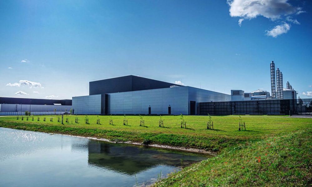 Facebook stänger ned pågående bygge av datahall i Odense – AI kräver en ...